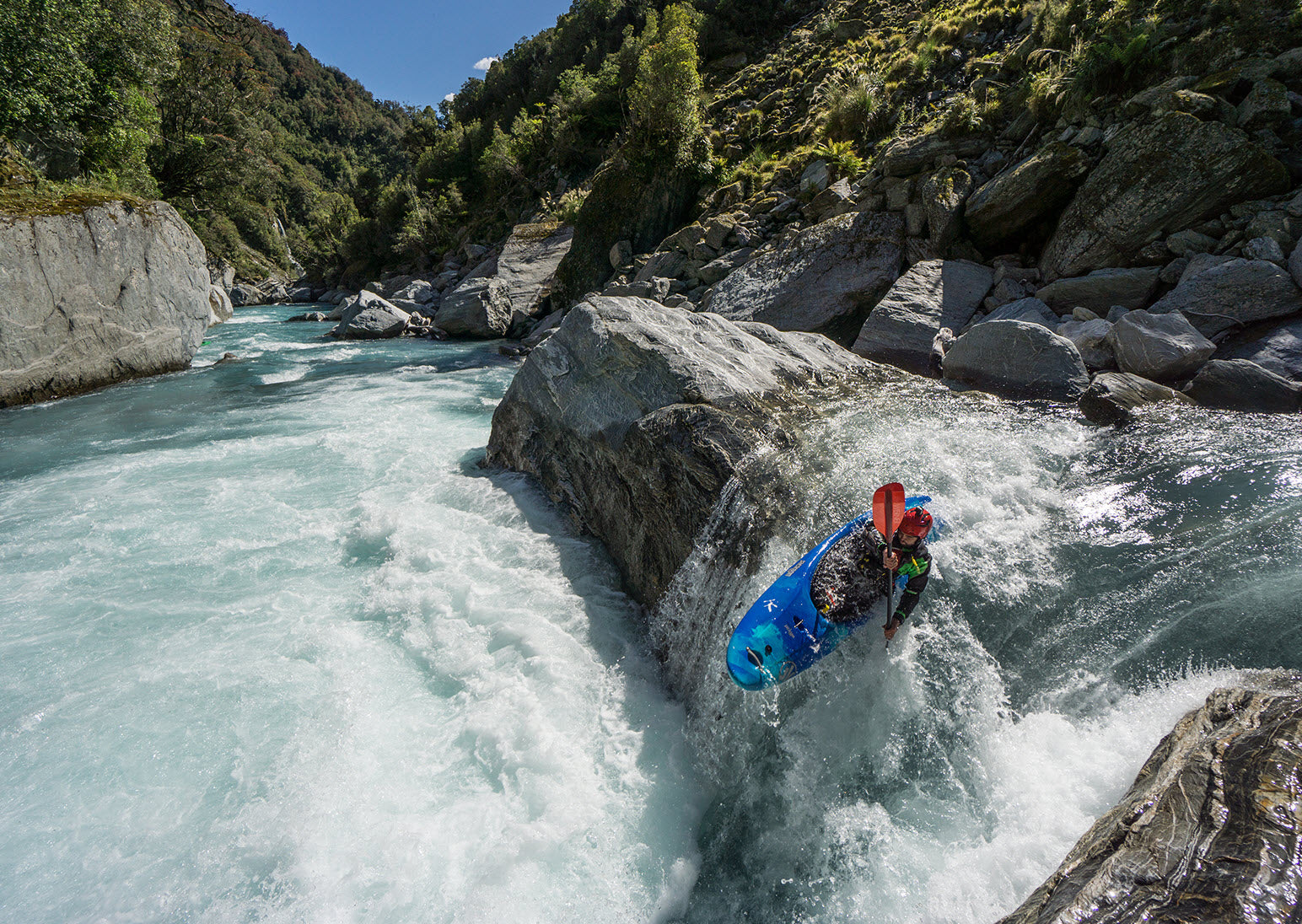 Choosing the Perfect Whitewater Kayak Paddle - Olympic Outdoor Center